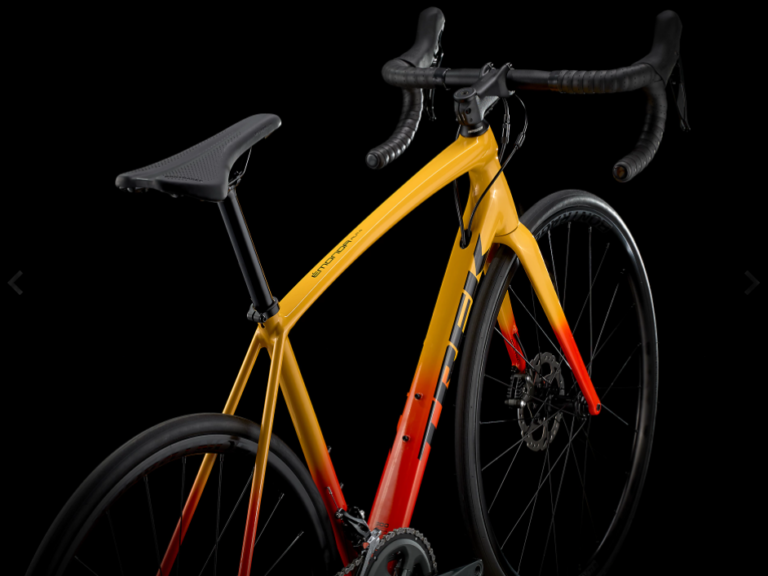 最終入荷 TREK Émonda ALR 4 Radioactive Red to Marigold Fade 54cm｜サイクルショップタケ ...